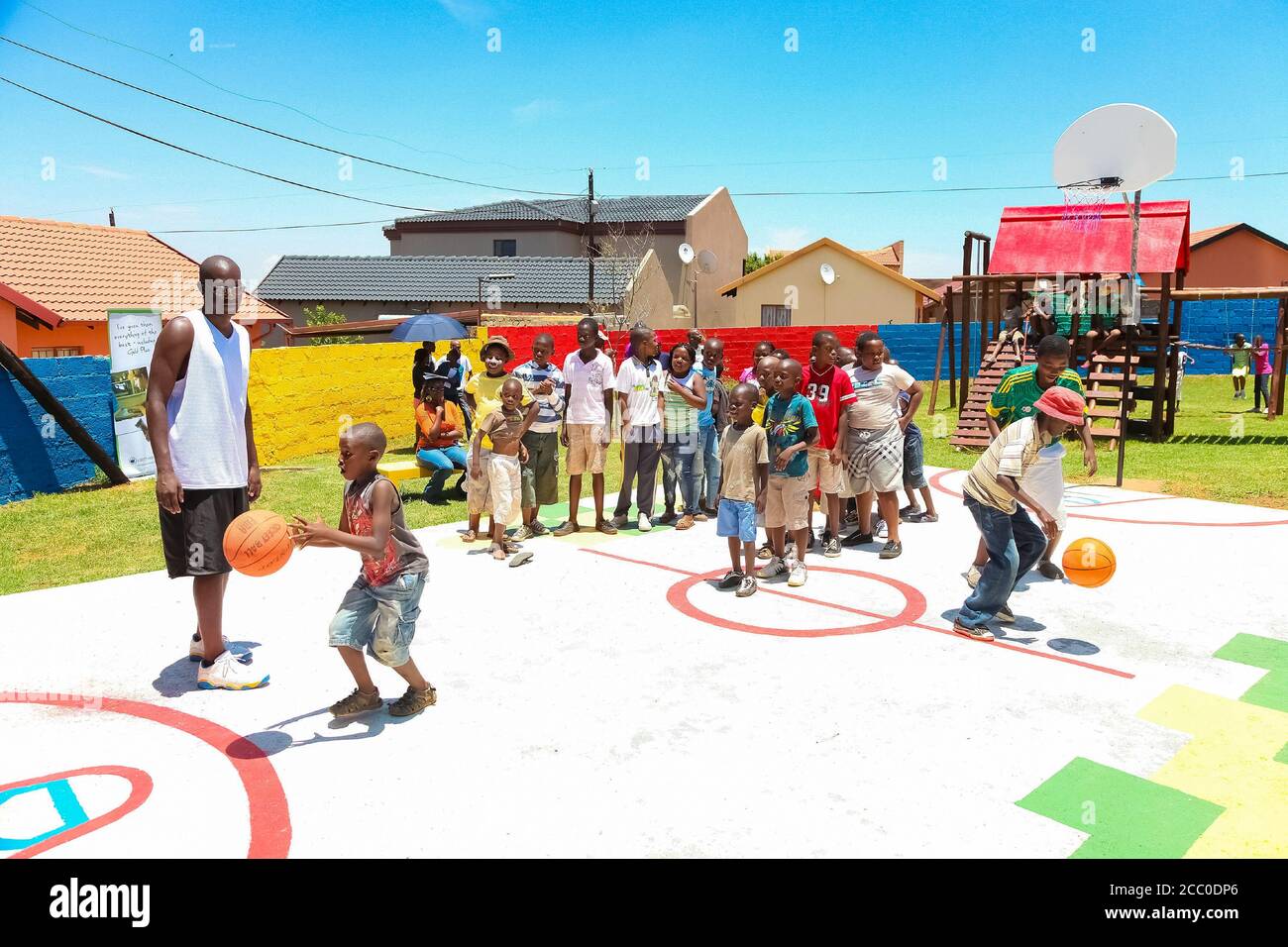 African kids playing netball hi-res stock photography and images - Alamy