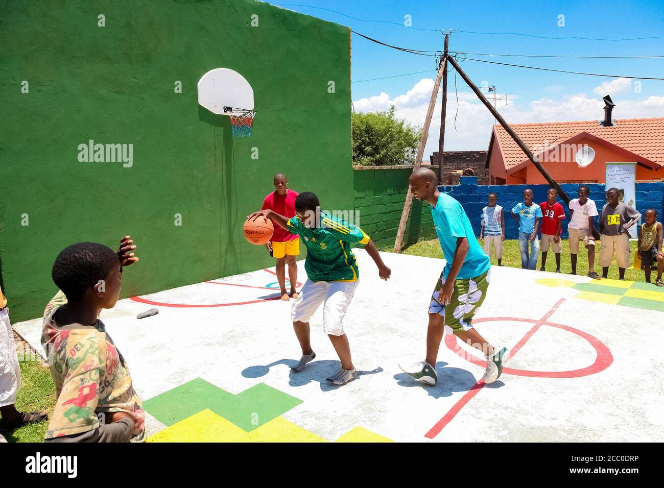 African kids playing netball hi-res stock photography and images - Alamy