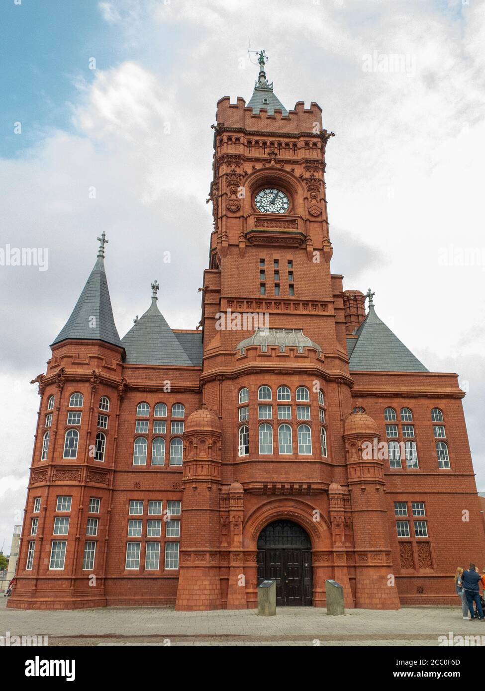 Pierhead building terracotta brick hi-res stock photography and images ...