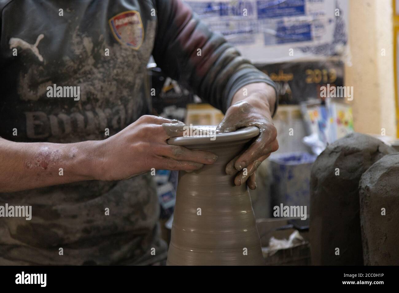 Medieval islamic pottery hi-res stock photography and images - Alamy