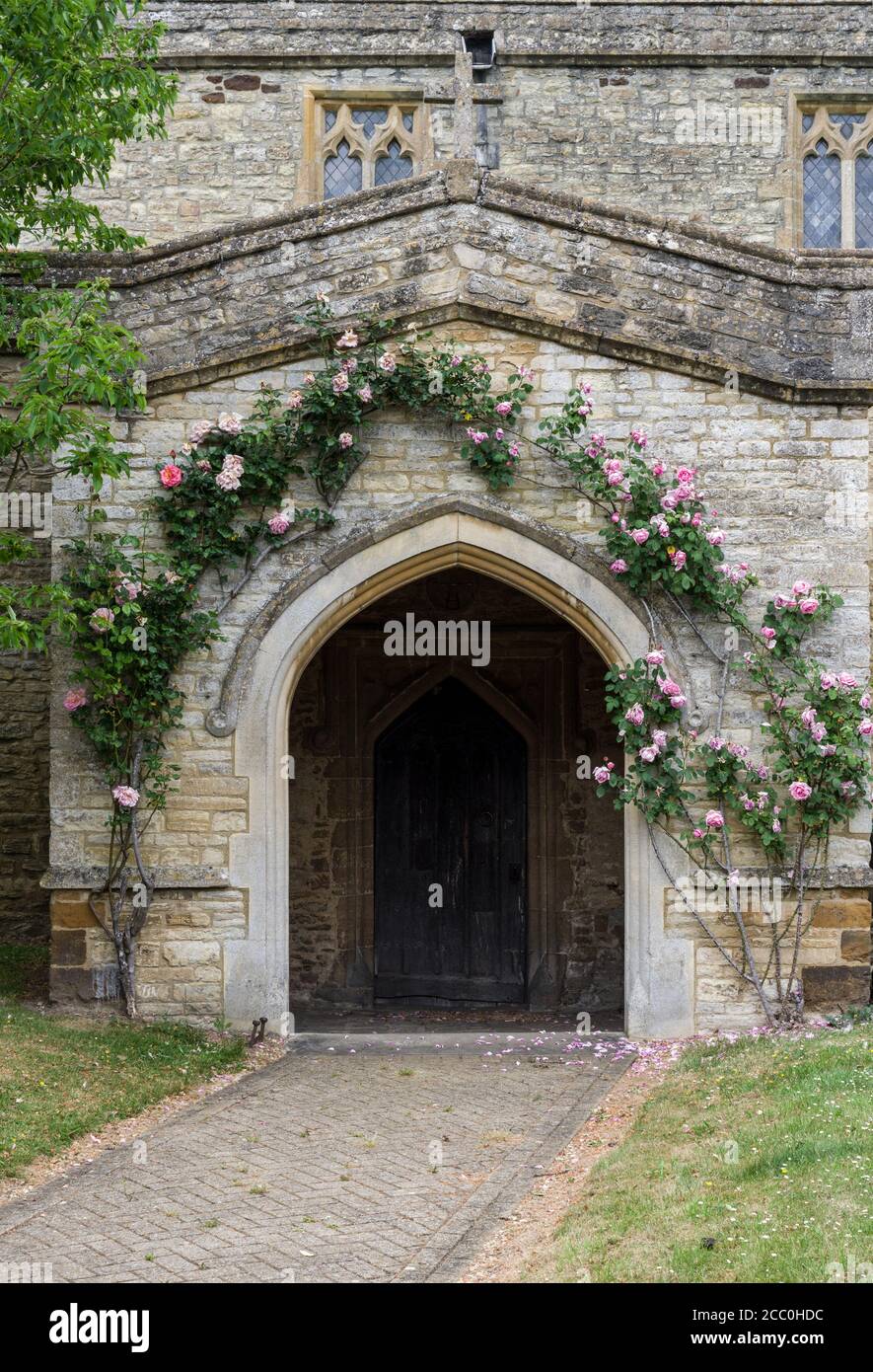 Roses around the door hi-res stock photography and images - Alamy