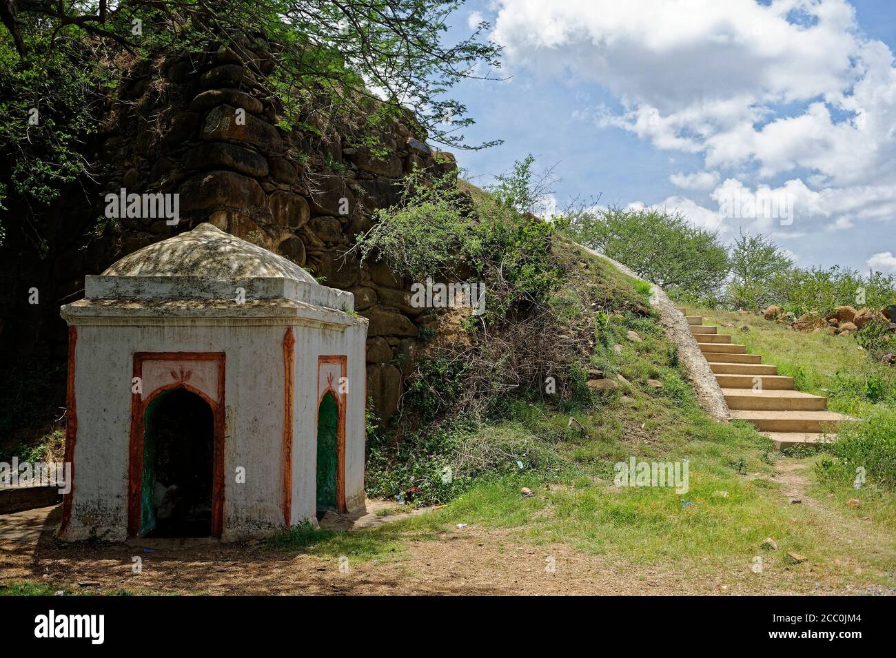 Small hindu temple hi-res stock photography and images - Alamy