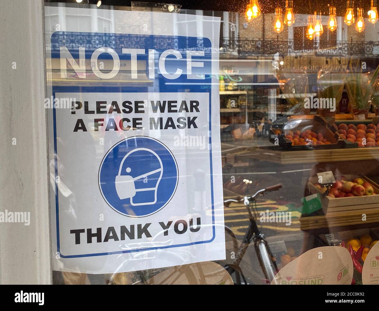 Please wear mask sign hi-res stock photography and images - Alamy