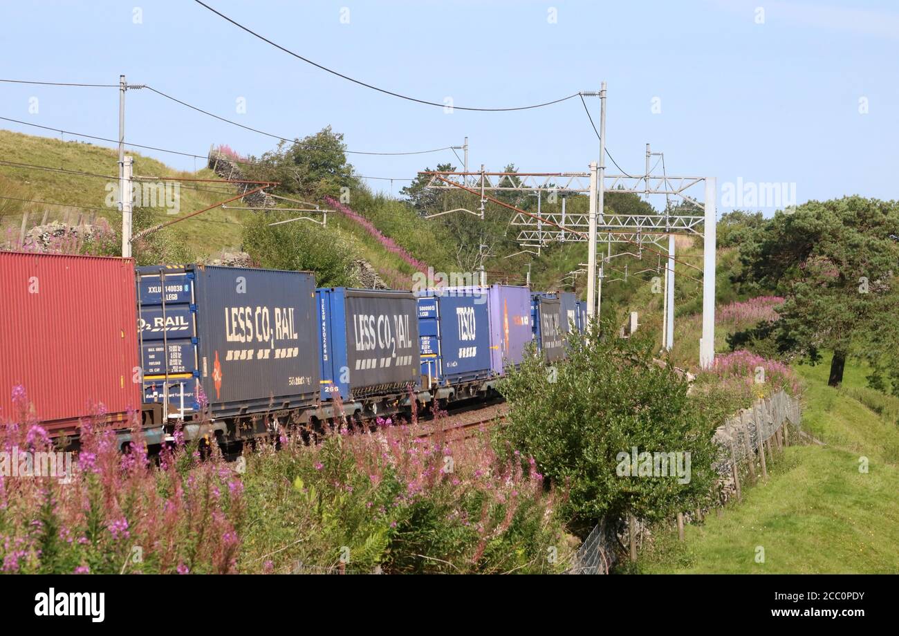 Container train from Daventry to Mossend passing Tebay and starting the ...
