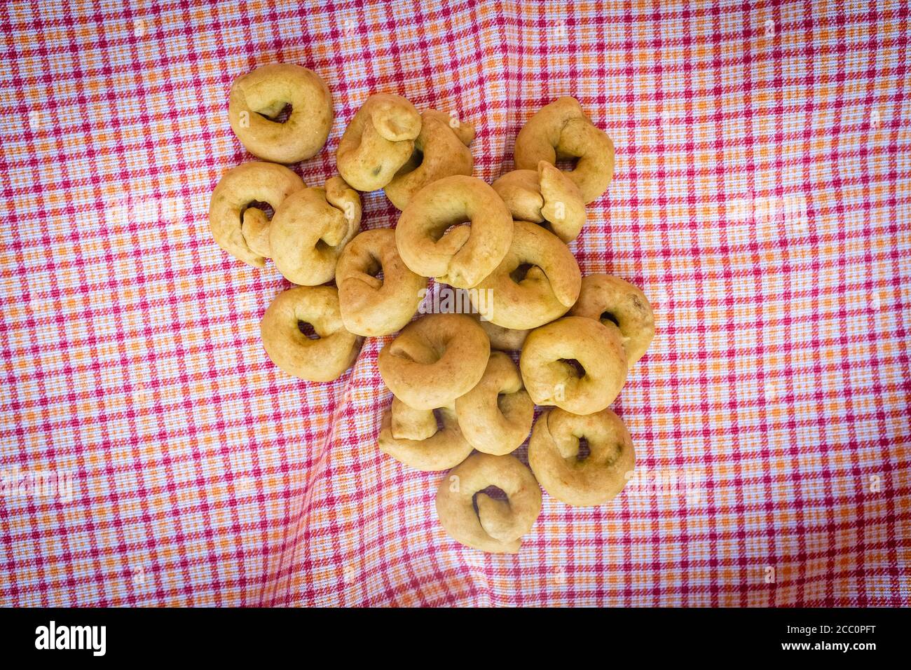 Homemade taralli crackers. Traditional snack food of Puglia Stock Photo ...