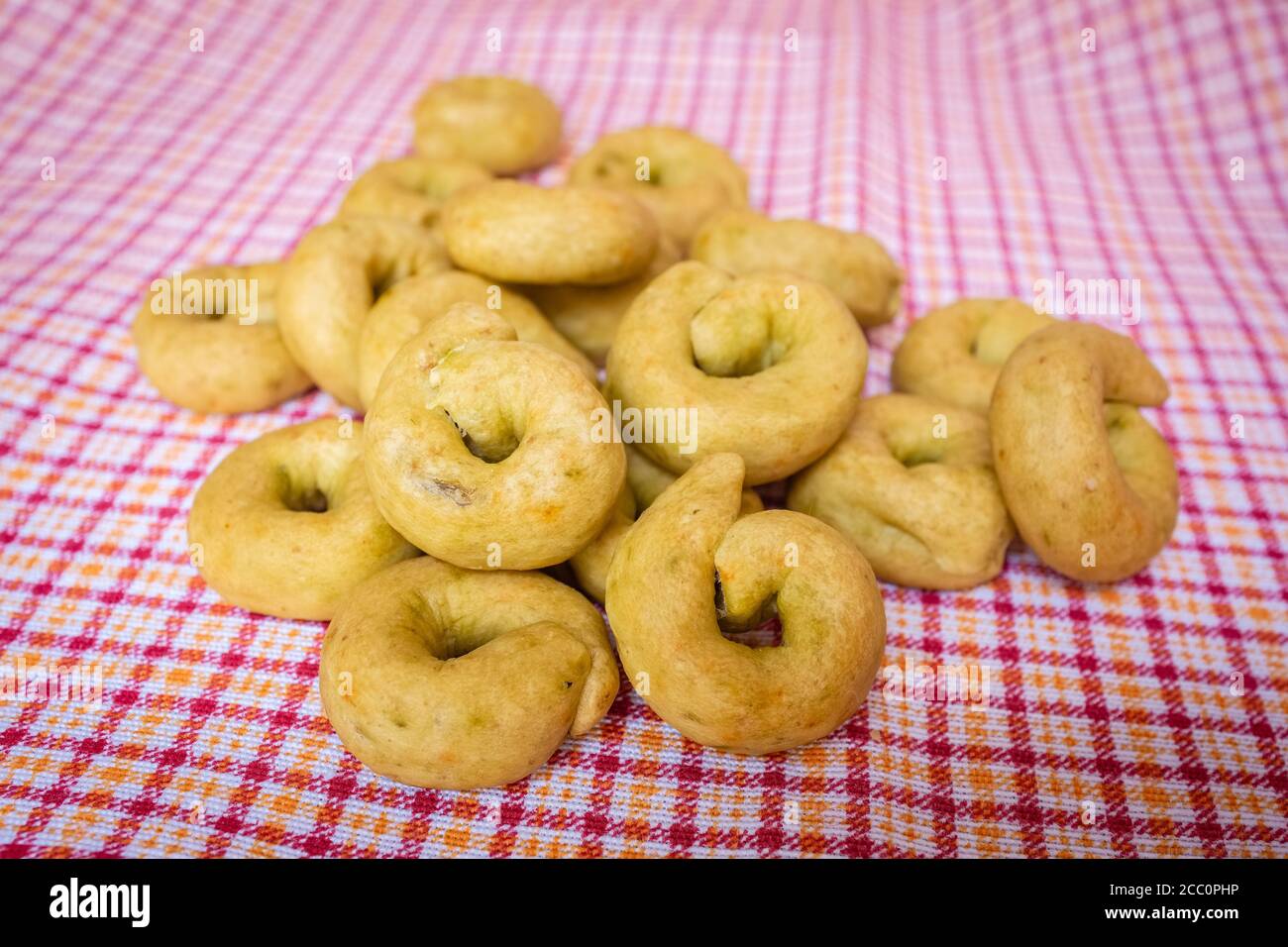 Homemade taralli crackers. Traditional snack food of Puglia Stock Photo ...