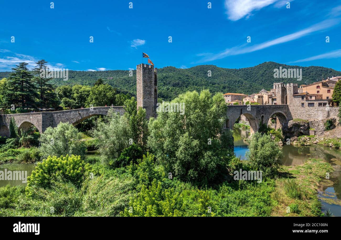 Spain, Catalonia, province of Girona, Besalu, fortified medieval bridge ...