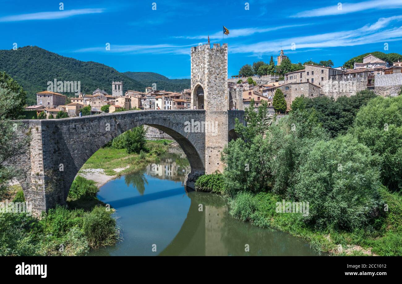 Spain, Catalonia, province of Girona, Besalu, fortified medieval bridge ...