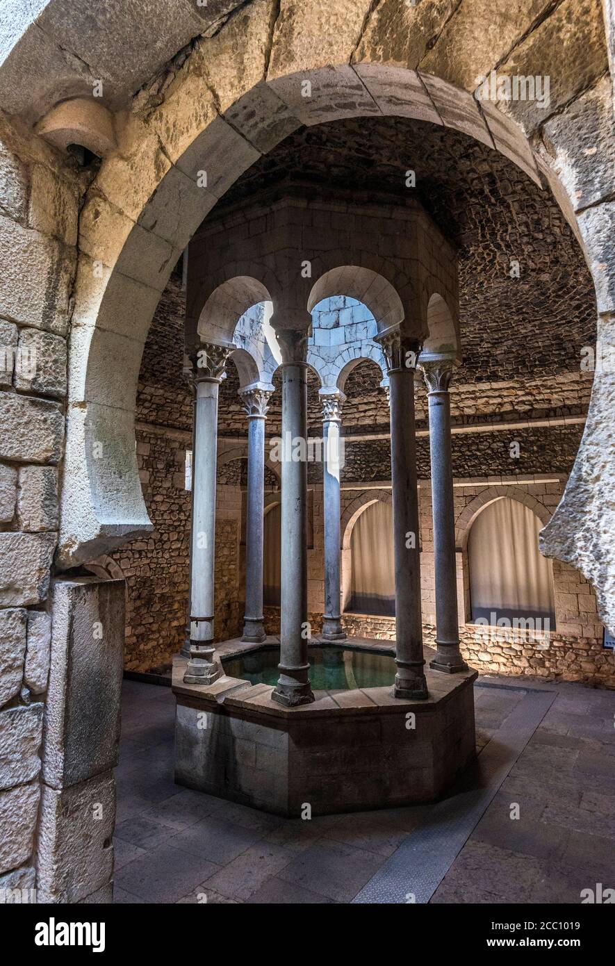 Octagonal pool hi-res stock photography and images - Alamy