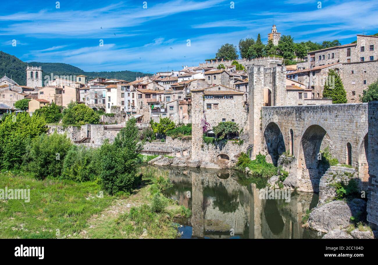 Spain, Catalonia, province of Girona, Besalu, fortified medieval bridge ...