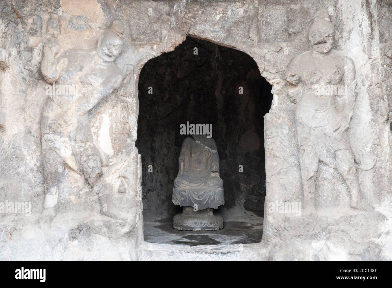 Beheaded statues hi-res stock photography and images - Alamy