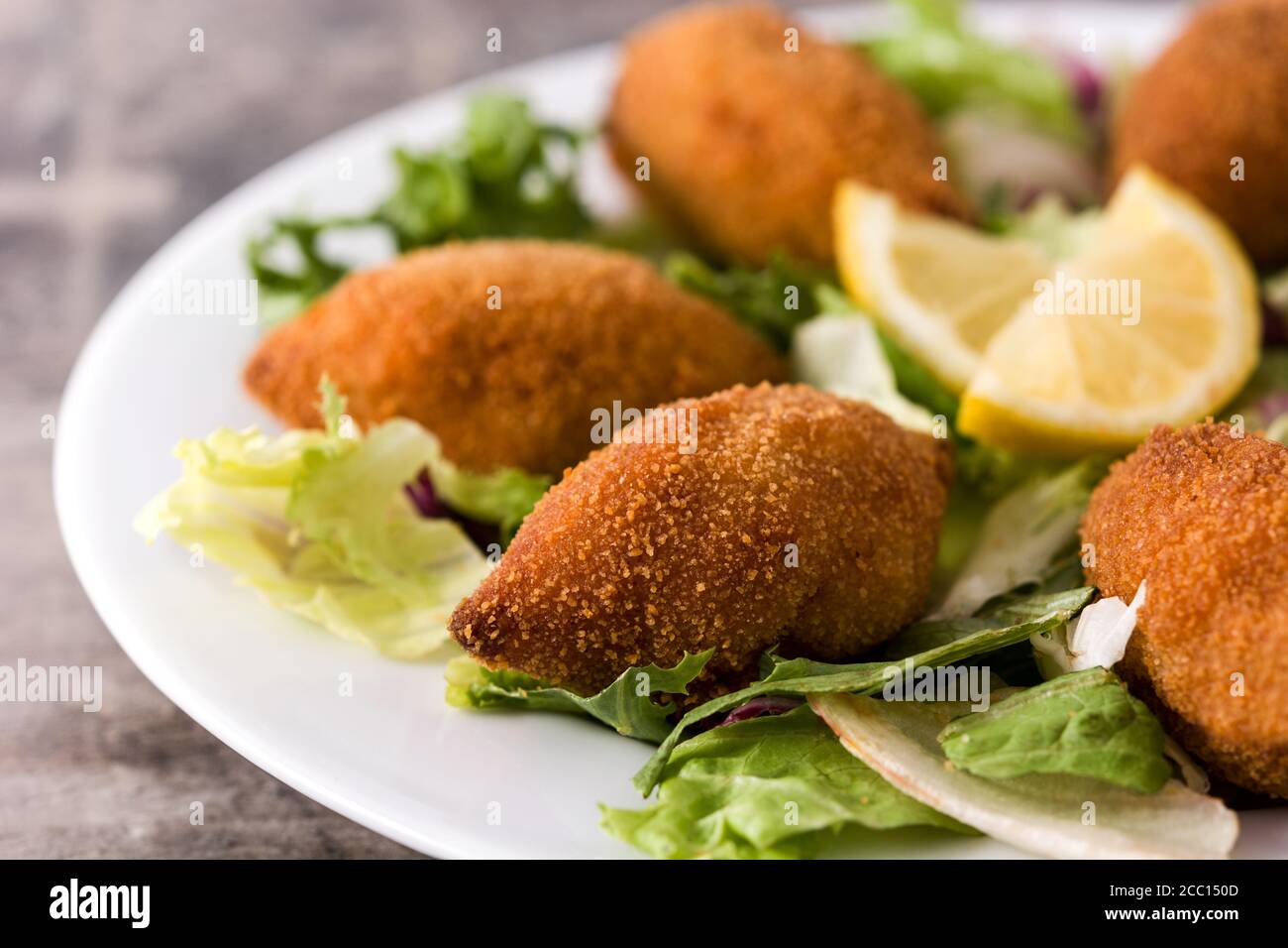 Kibbeh raw hi-res stock photography and images - Alamy