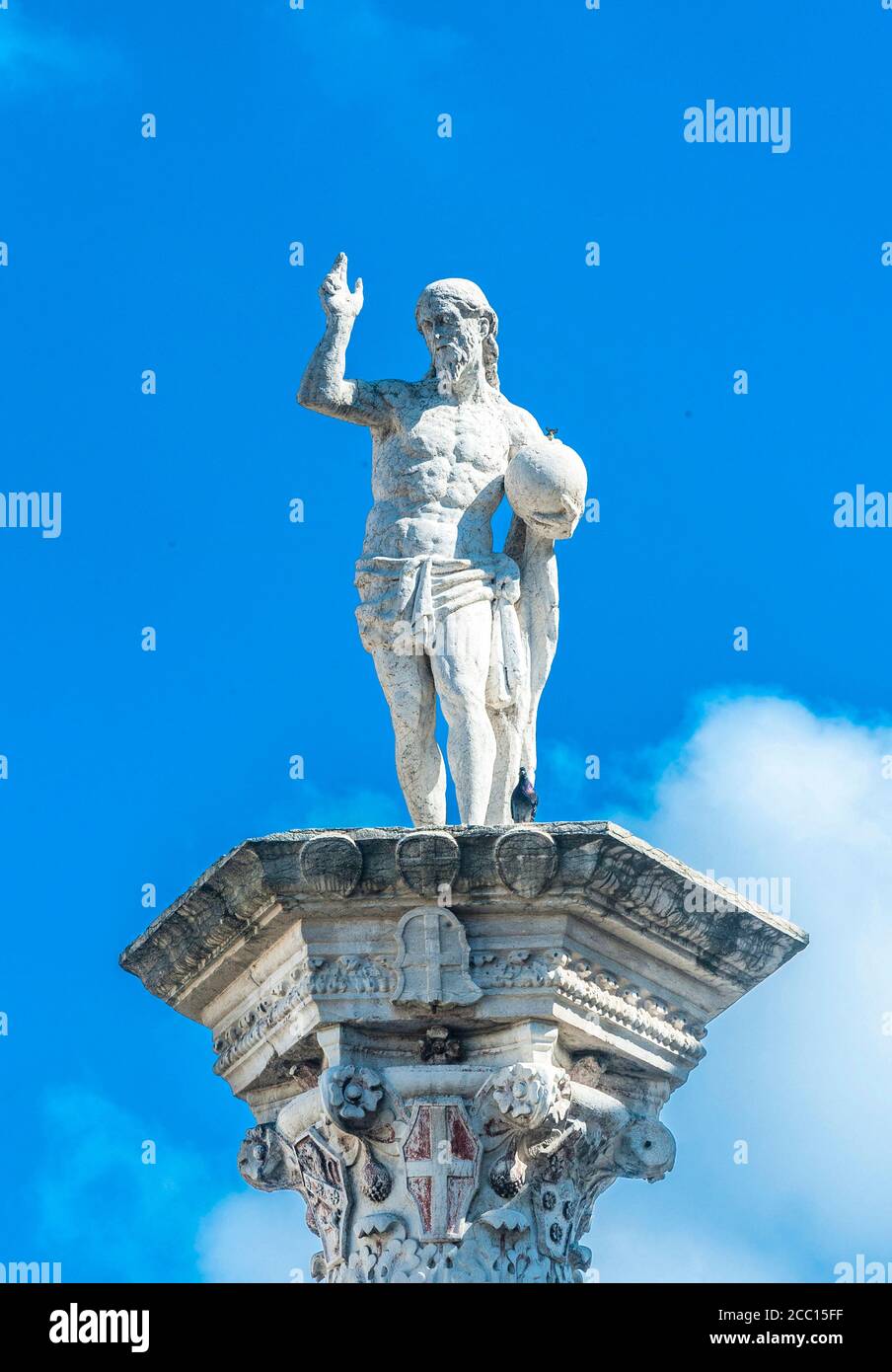 Italy, Veneto, Vicenza, column with the giant Atlas on the Piazza dei ...