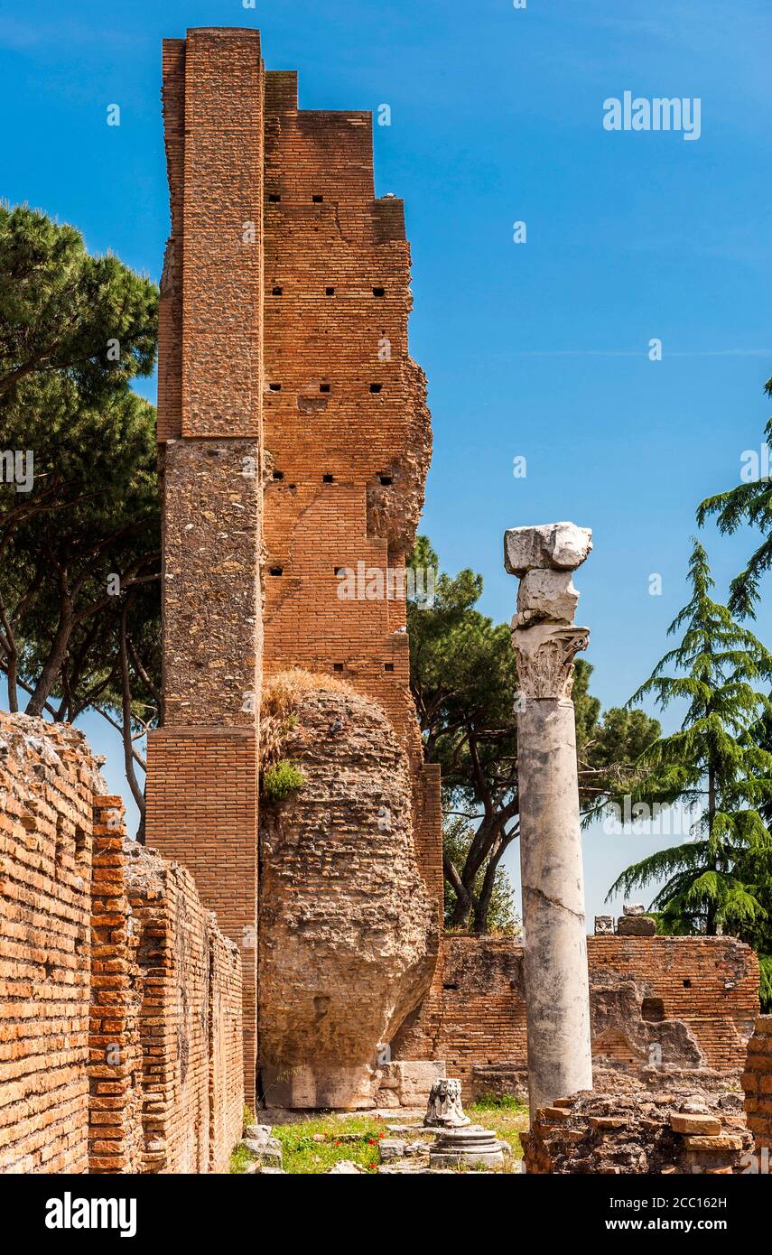 Italy, Rome, remains of ancient Rome on the Palatine Stock Photo - Alamy