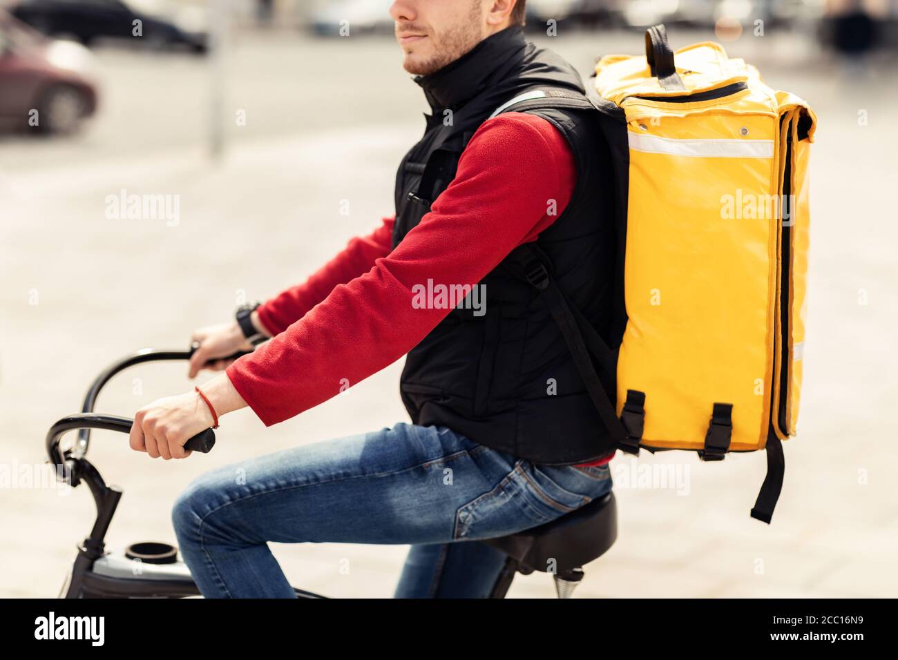 Fast food delivery bike hi-res stock photography and images - Alamy