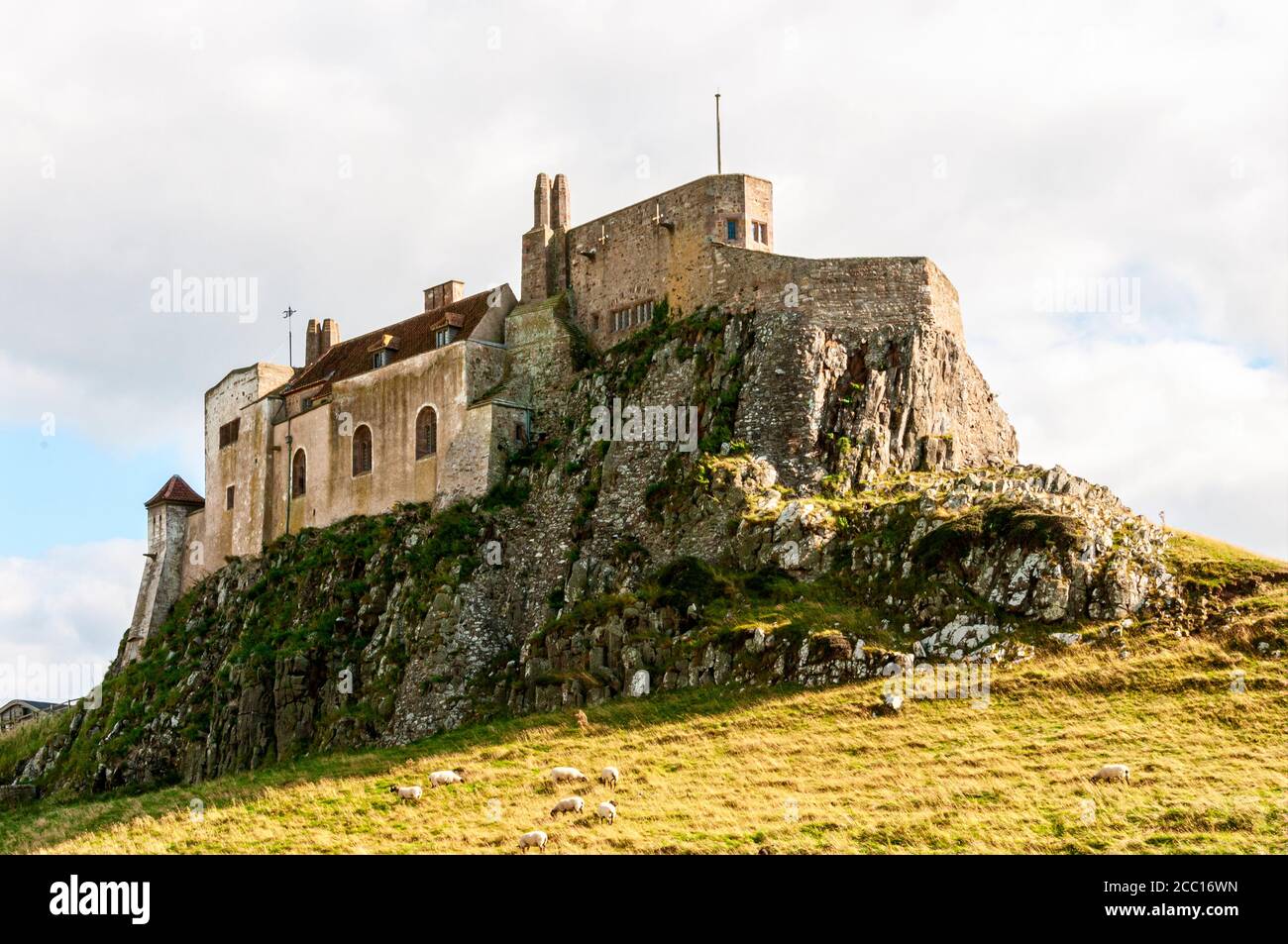 16th century castle hi-res stock photography and images - Alamy