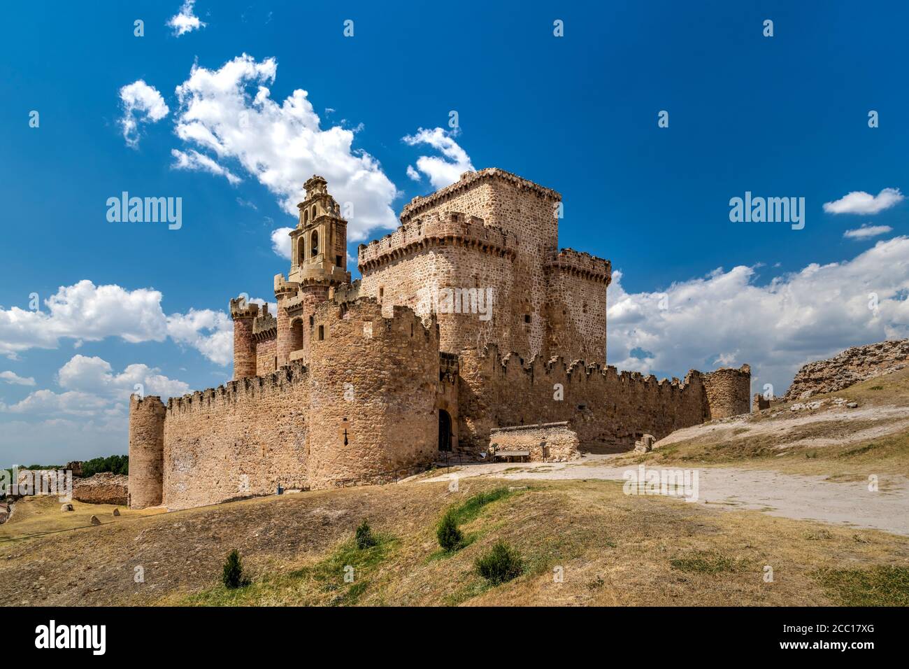 Castle leon hi-res stock photography and images - Alamy