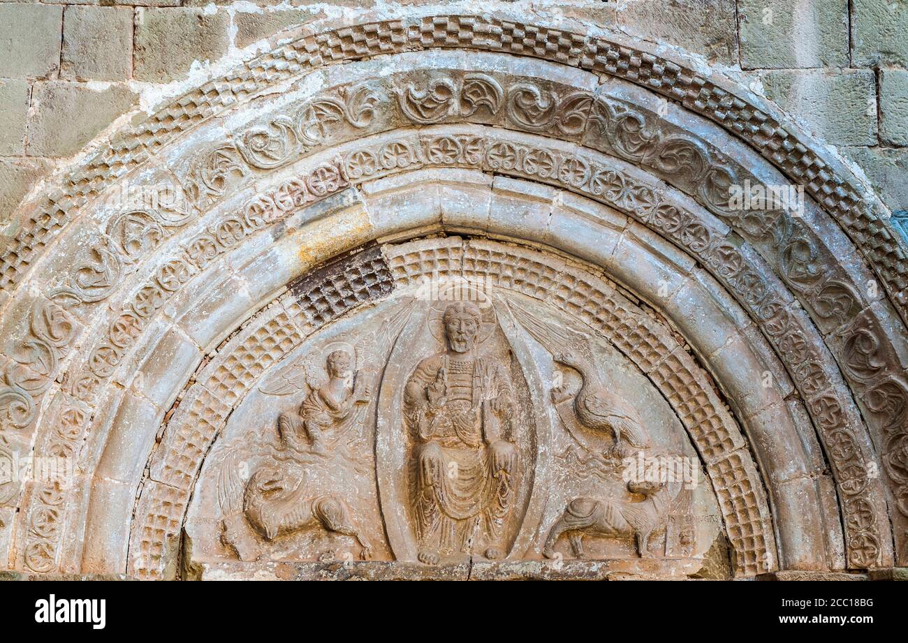 Romanesque sculpture art portal hi-res stock photography and images - Alamy