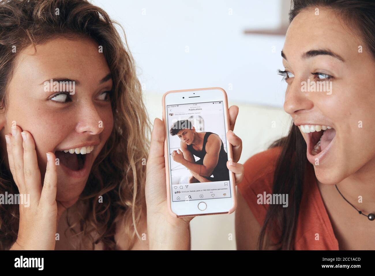 Teenage girls and social media Stock Photo - Alamy
