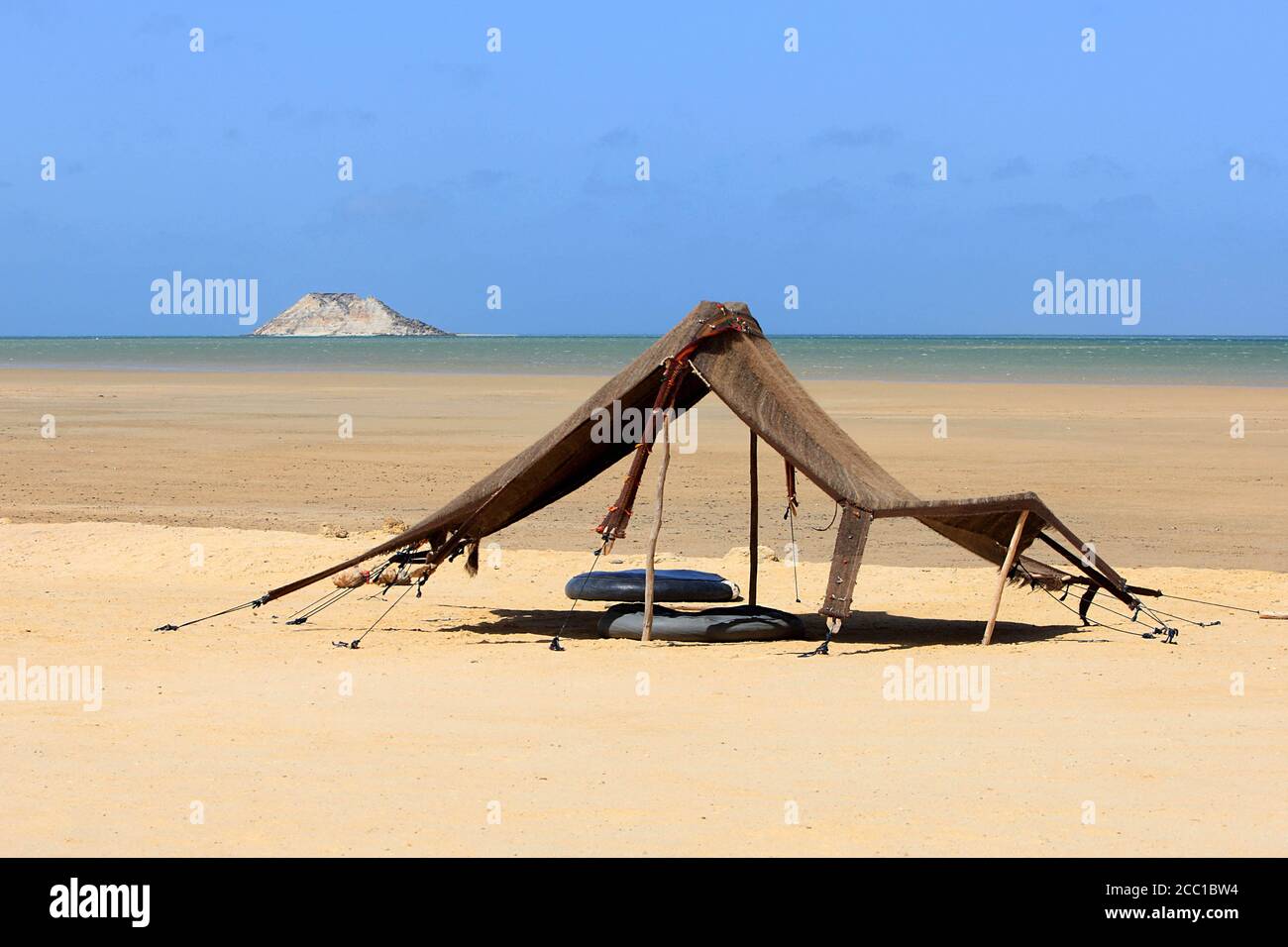 Morocco, Dakhla, berber tent and ile du dragon in the background Stock ...