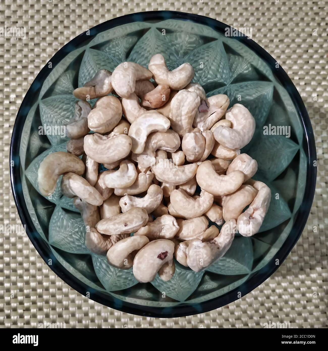 Cashews in a glass bowl hi-res stock photography and images - Alamy