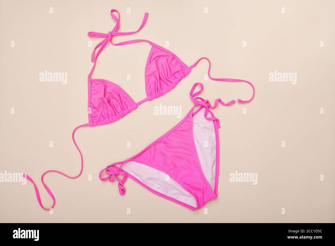Pink swimsuit hi-res stock photography and images - Alamy