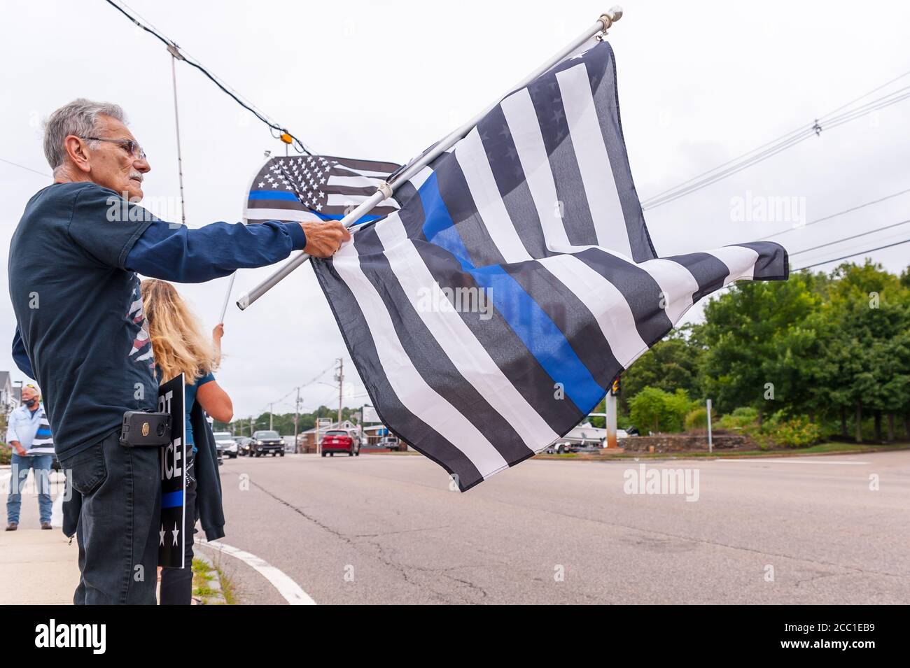 Thin blue line flag hi-res stock photography and images - Alamy