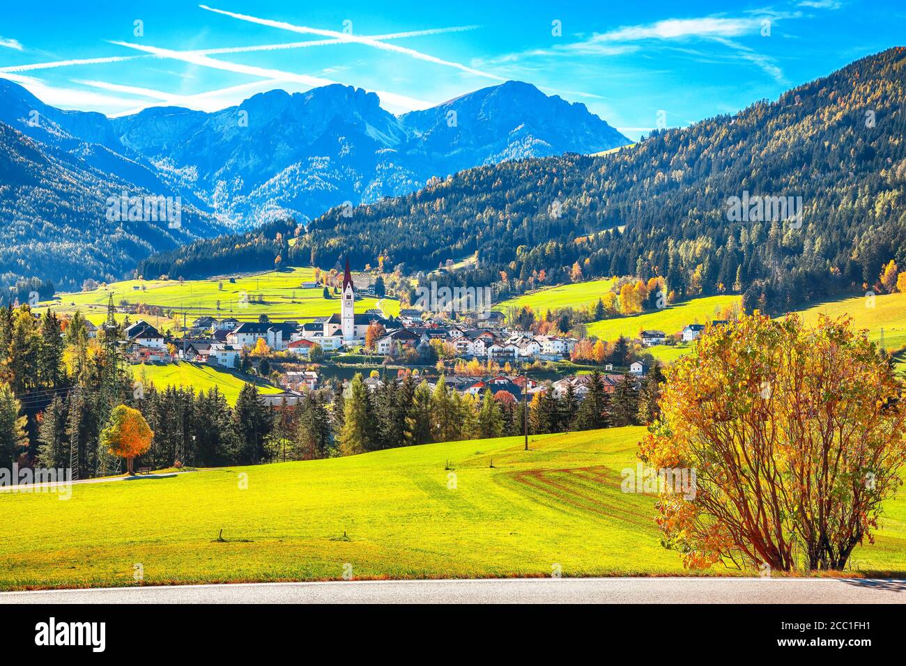 Valdaora di sotto hi-res stock photography and images - Alamy