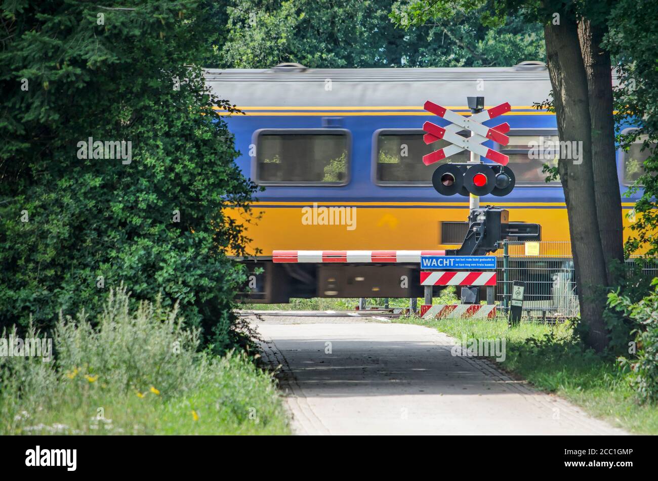 Grade crossing on a country road hi-res stock photography and images ...