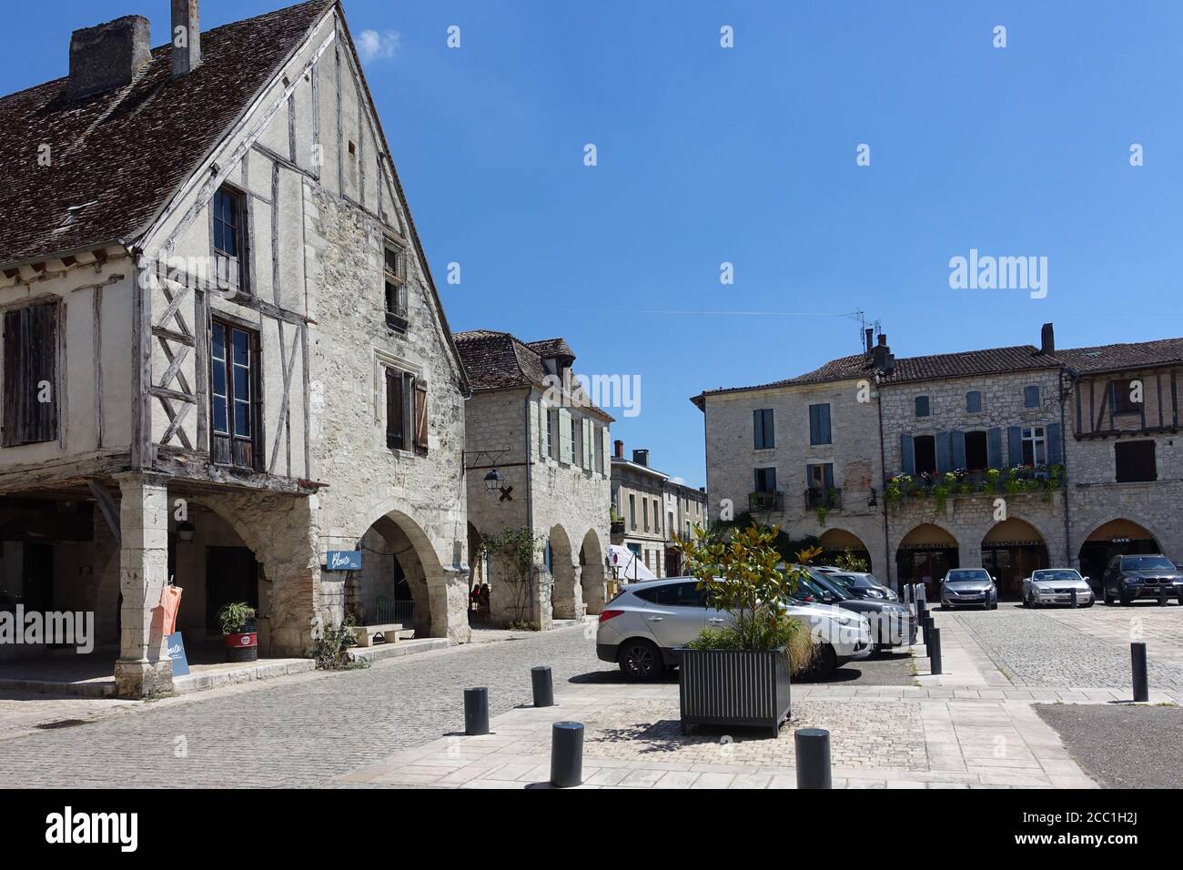 Eymet dordogne france bastide hi-res stock photography and images - Alamy