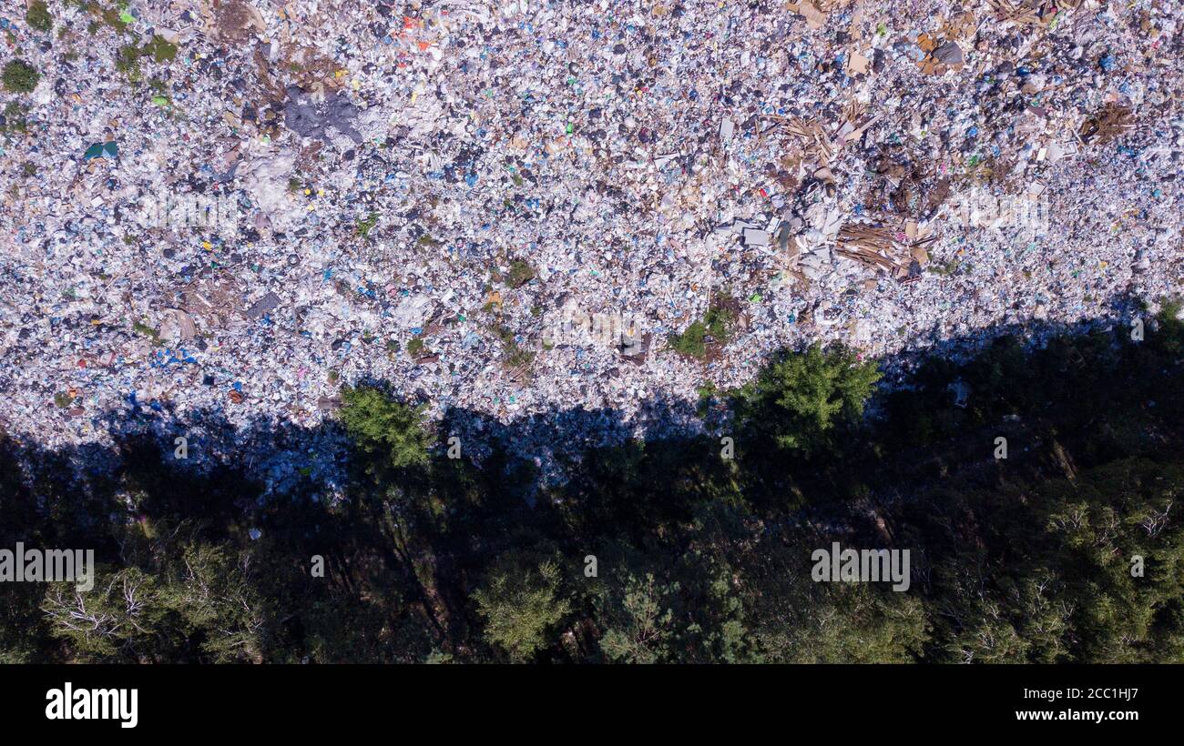 Junkyard scene hi-res stock photography and images - Alamy