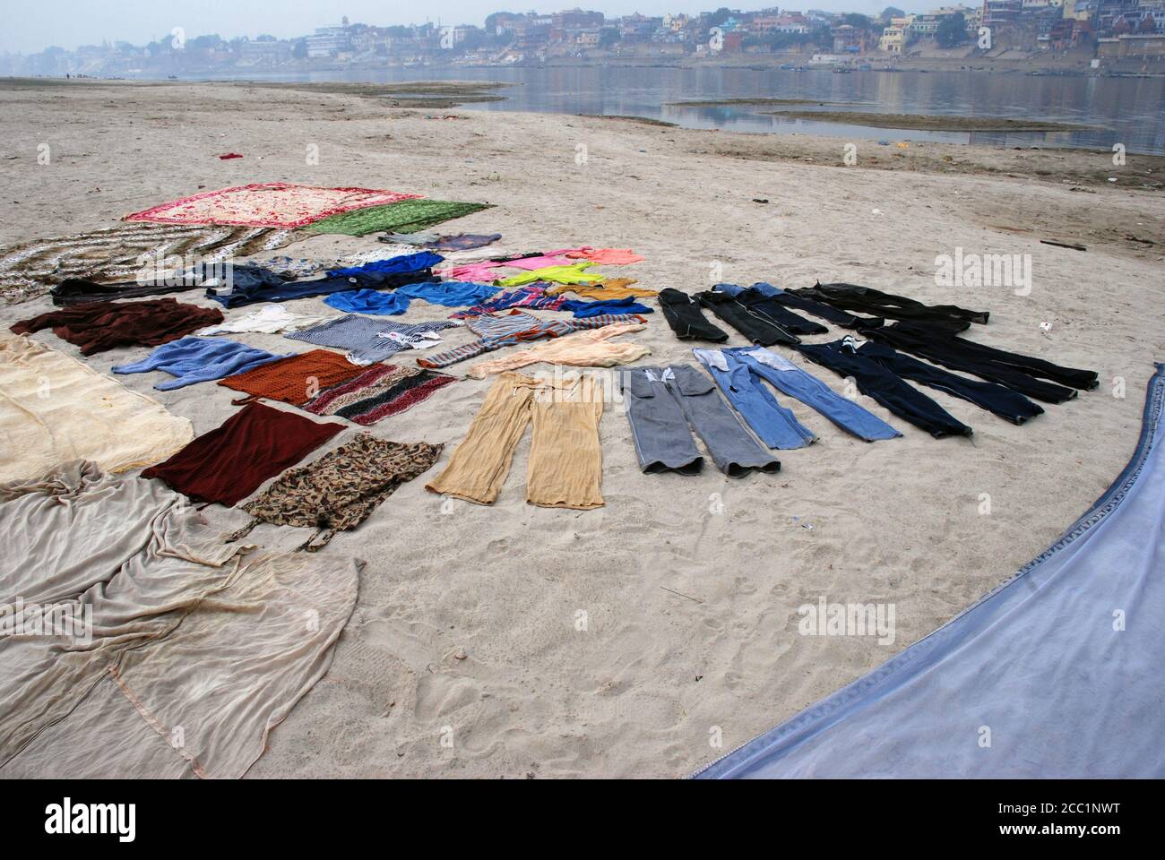 dhobi ghat at varanasi india Stock Photo - Alamy