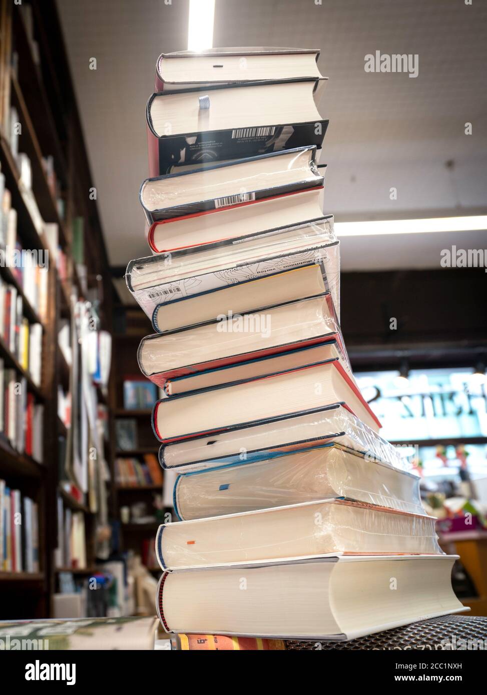 Bookshop counter hi-res stock photography and images - Alamy