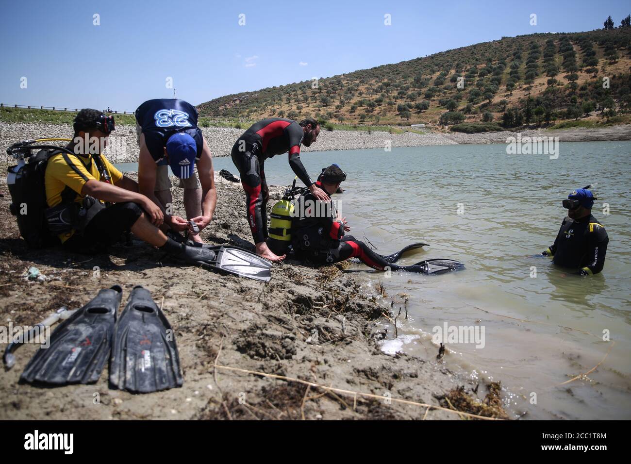 Syrian civil defence volunteers hi-res stock photography and images - Alamy