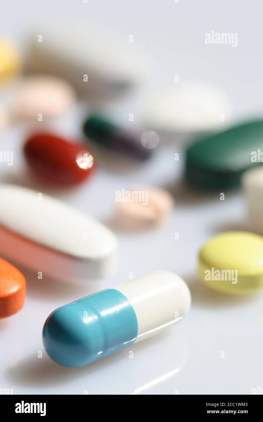 Several tablets and capsules hi-res stock photography and images - Alamy