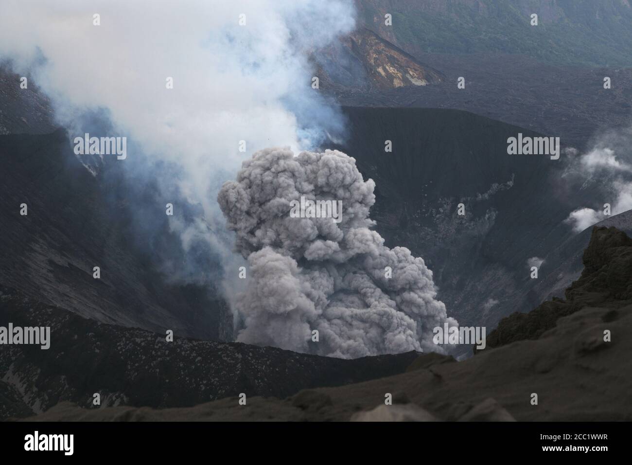 Japan, Suanose jima volcano erupting Stock Photo - Alamy