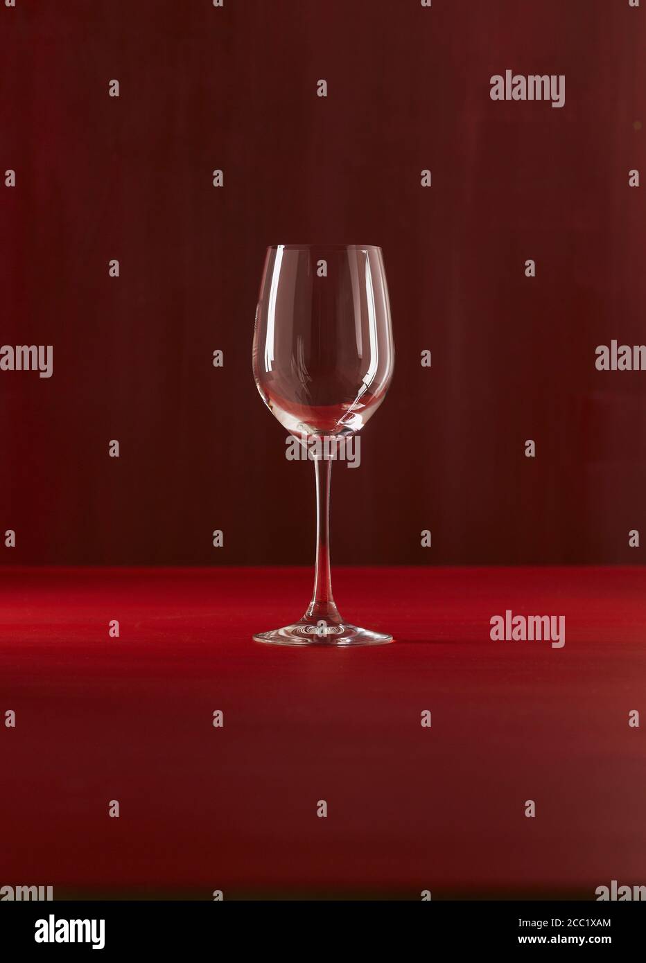 Single wine glass, close up Stock Photo - Alamy