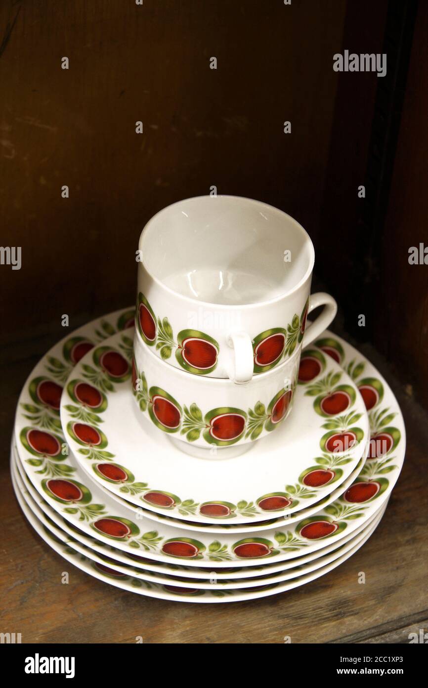 Piled cups and plates hi-res stock photography and images - Alamy