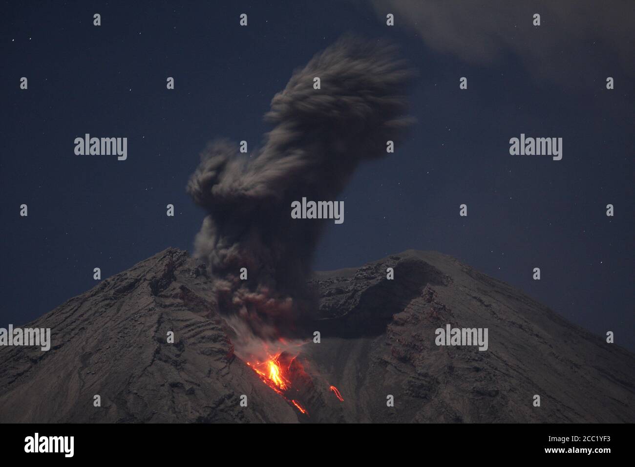 Indonesia, East Java, Semeru volcano, Ash eruption Stock Photo - Alamy
