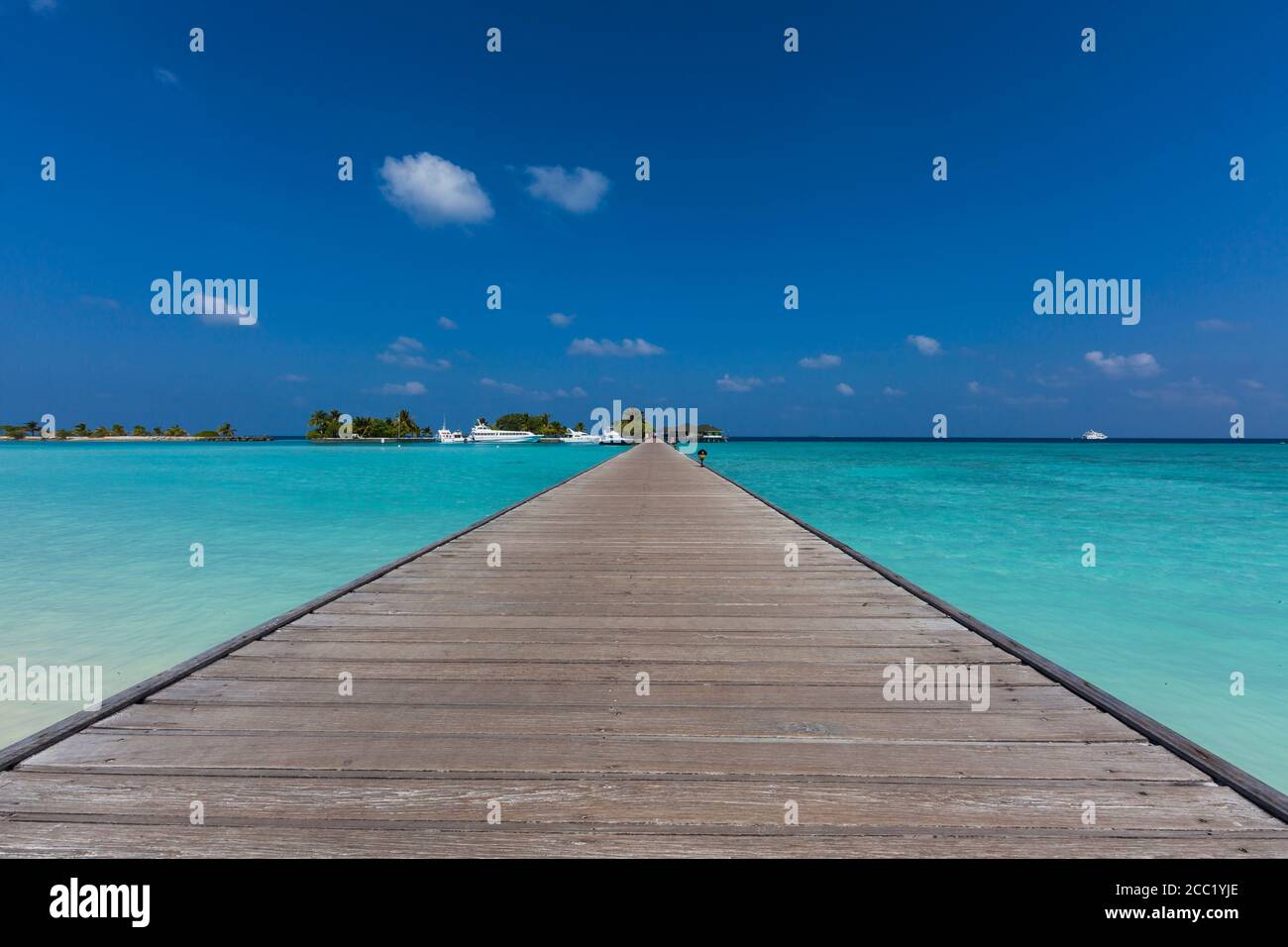 Jetty on maldive island hi-res stock photography and images - Alamy