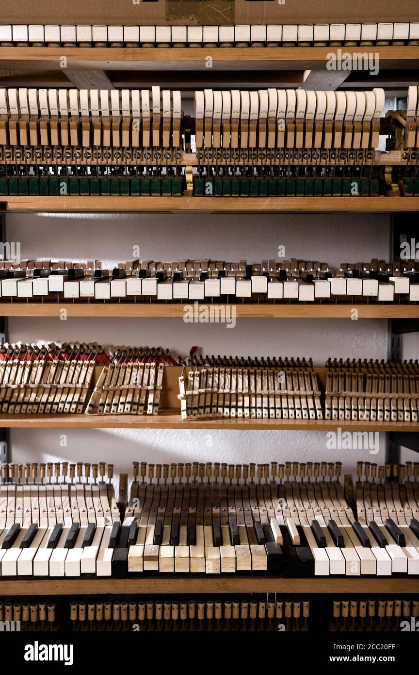 Piano keys at workshop hi-res stock photography and images - Alamy