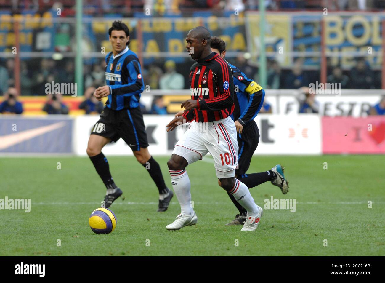 Clarence seedorf inter milan hi-res stock photography and images - Alamy