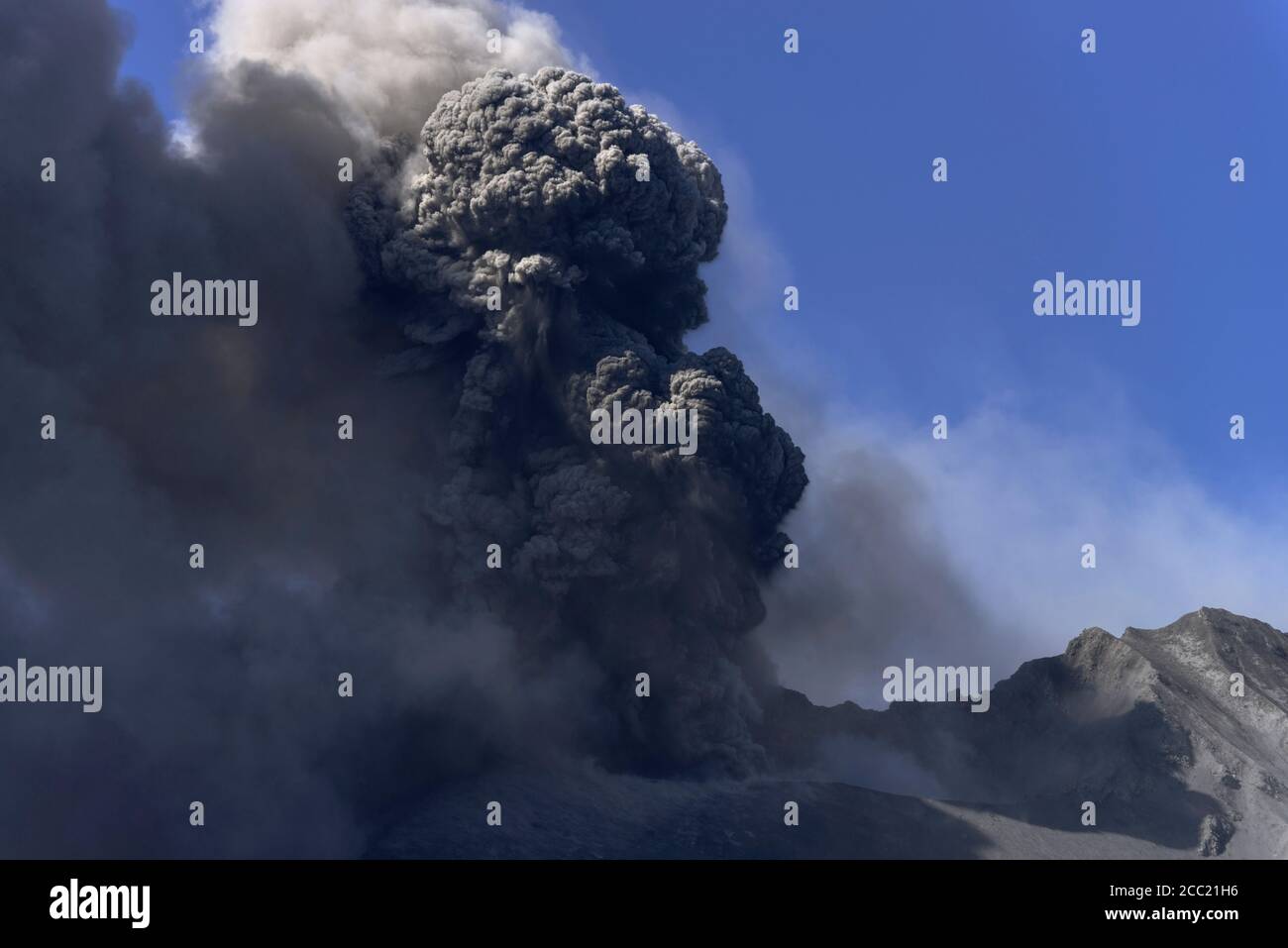Eruption view hi-res stock photography and images - Alamy