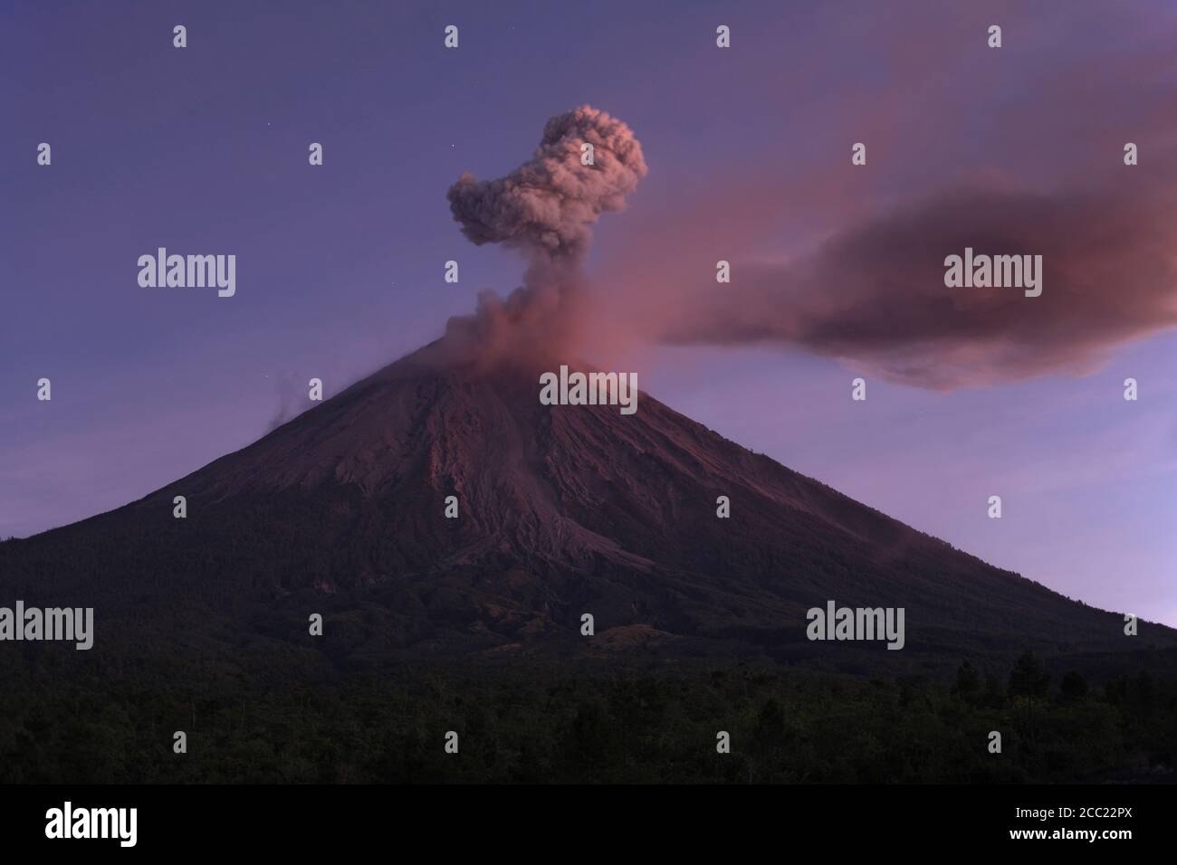 Indonesia, East Java, Semeru volcano, Ash eruption Stock Photo - Alamy