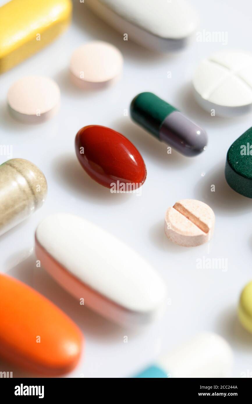 Several tablets and capsules hi-res stock photography and images - Alamy