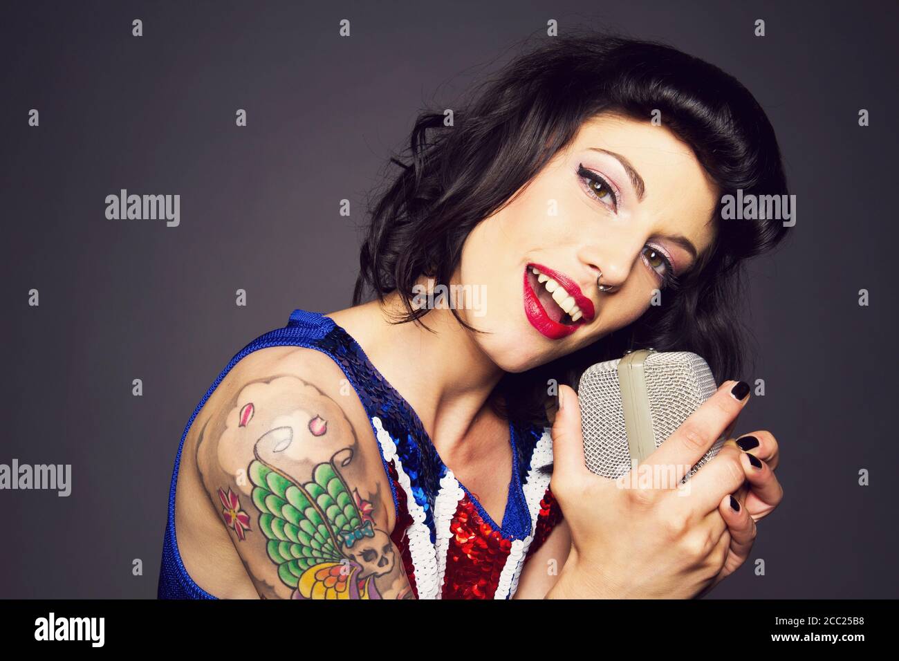 Singing woman art hi-res stock photography and images - Alamy