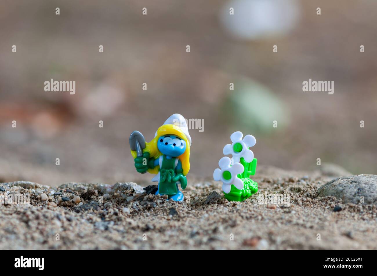 Smurfette hi-res stock photography and images - Alamy