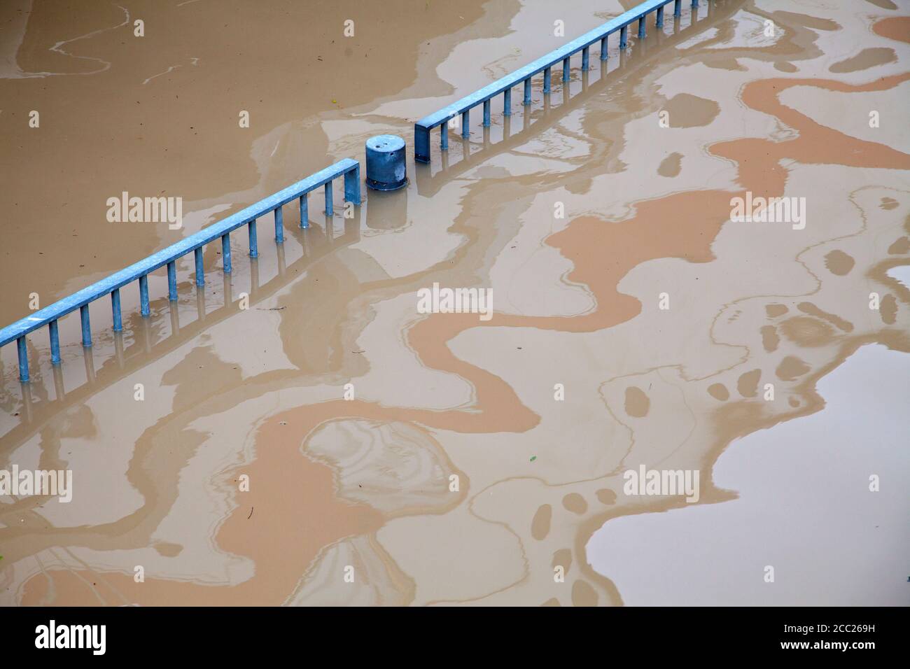 Pollution flood water hi-res stock photography and images - Alamy