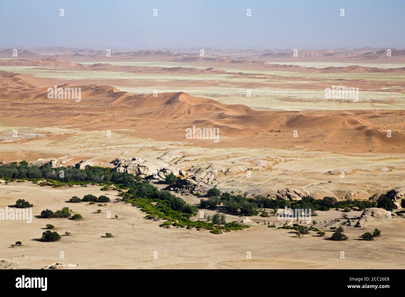 Namibia desert landscape hi-res stock photography and images - Alamy