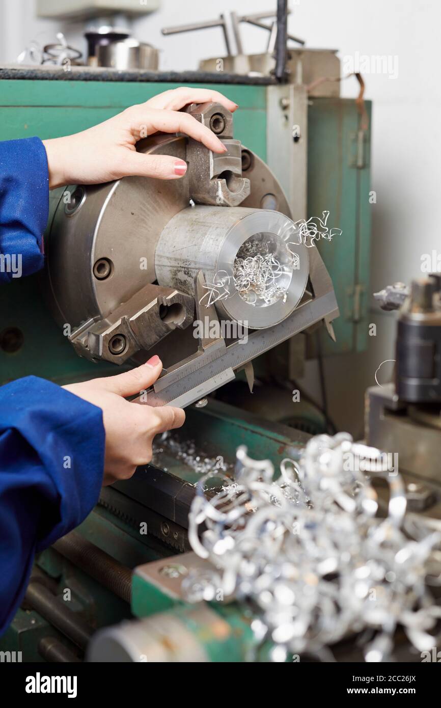 Women in manufacturing hi-res stock photography and images - Alamy